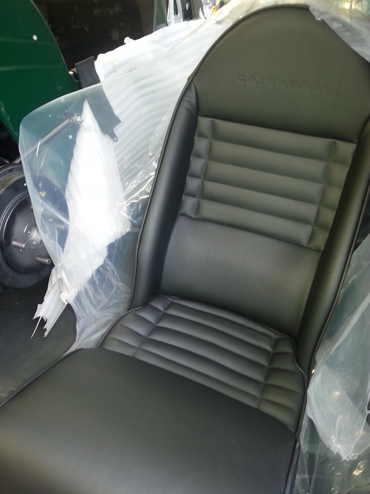 Caterham Seven 160 Build Diary: Day 24: seats
