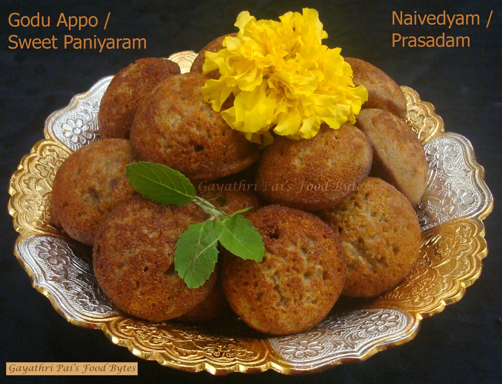 Gayathri Pai's Food Bytes: Godu Appo / Sweet Paniyaram With Bananas.