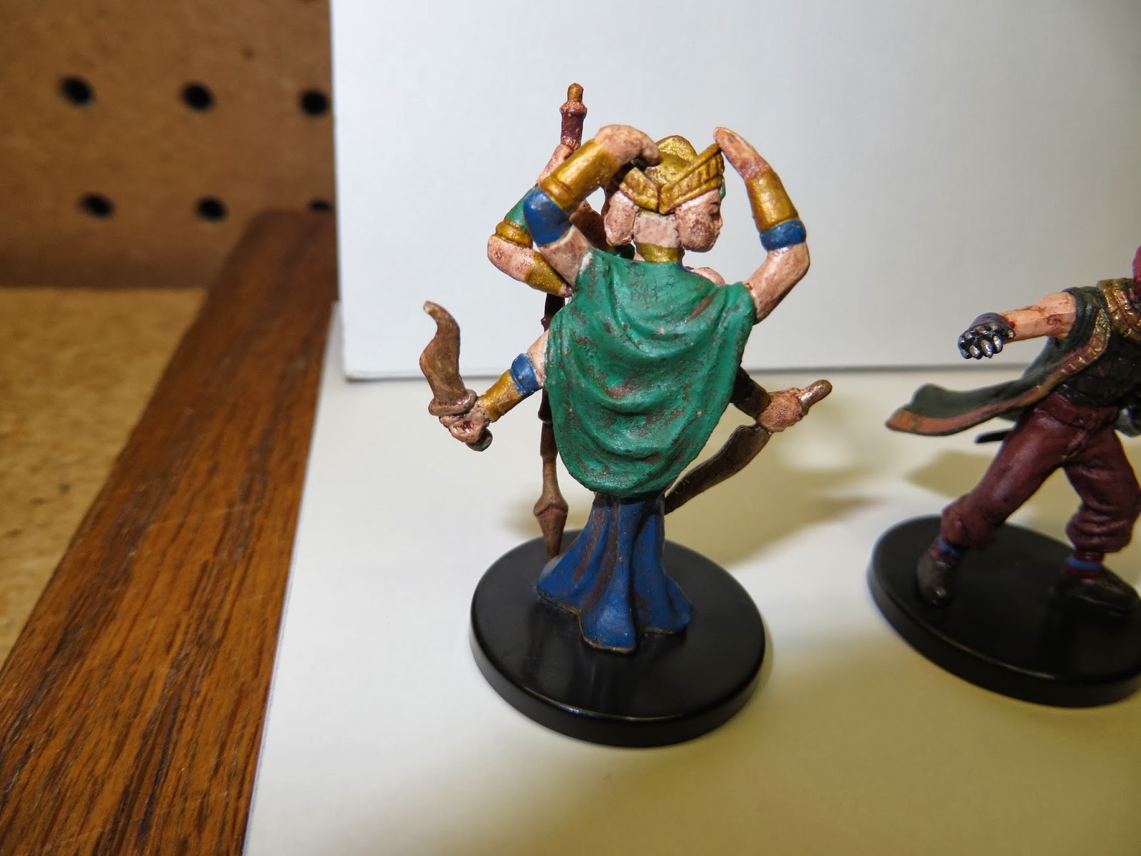 Real Minis: Pathfinder Battles wizkids Legends of Golarian in hand review