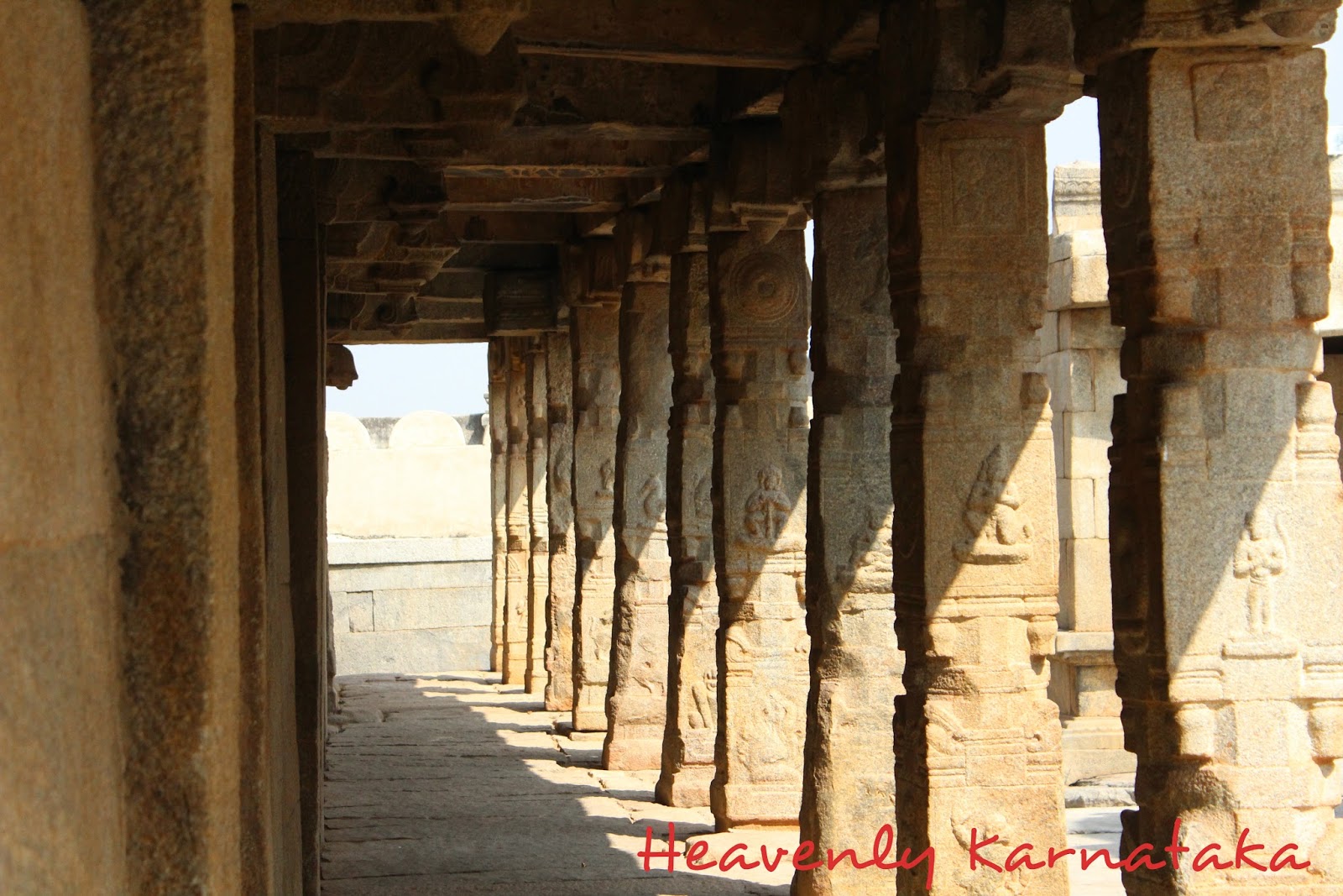 Tourist Places in Karnataka: Avalabetta - Lepakshi Temple - Nandi Hills