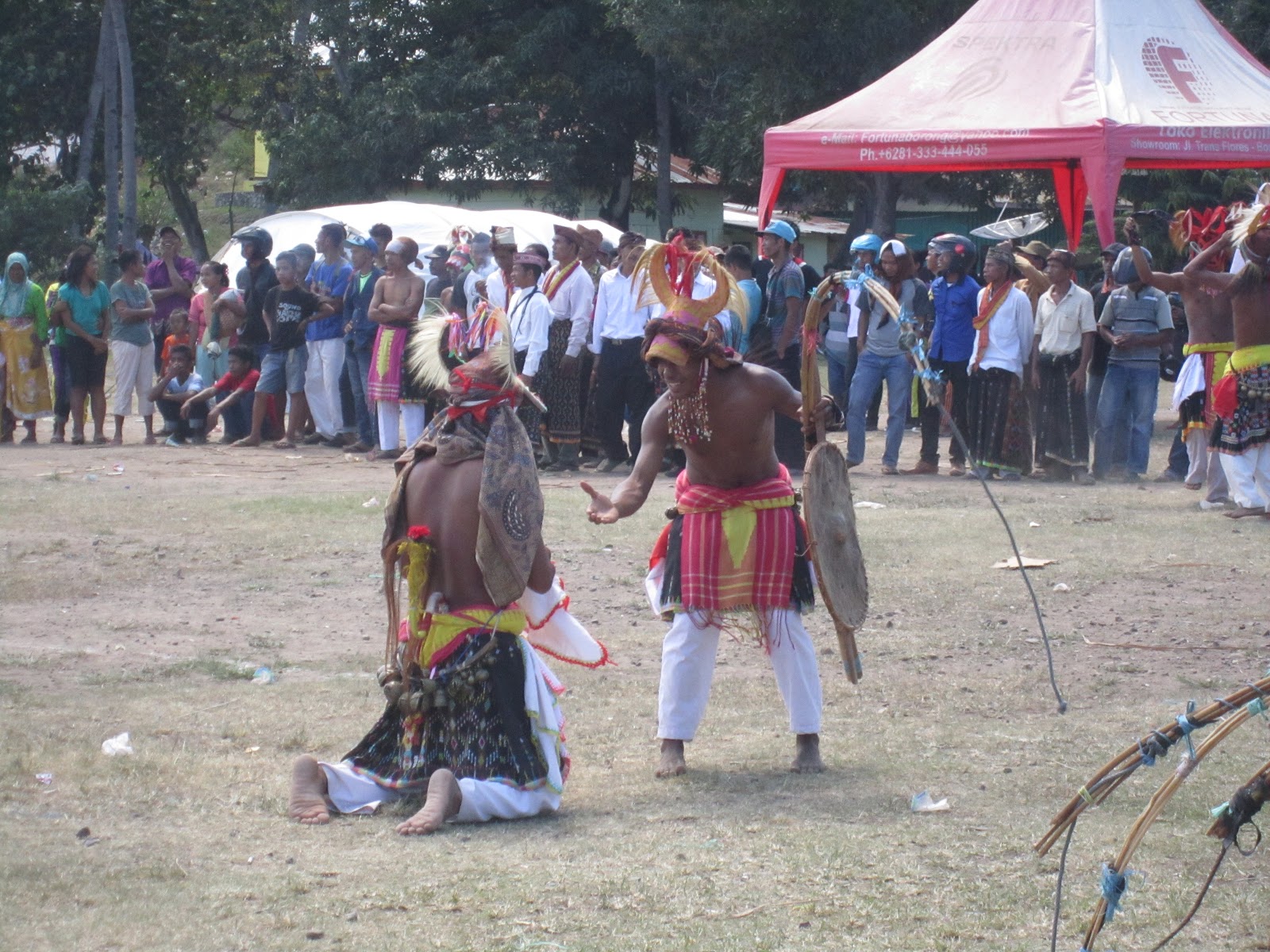 AH Journey: "Tari Caci". Tarian Perang Legendaris Masyarakat Manggarai ...