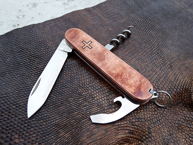 Andrzej Woronowski Custom Knives: Victorinox Swiss Army Knife scales 10