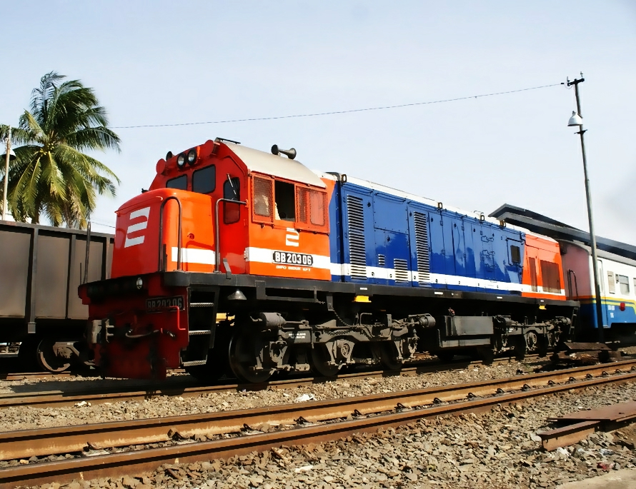 Jenis Lokomotif Kereta api Indonesia yang digunakan PT. KAI - motospes ...