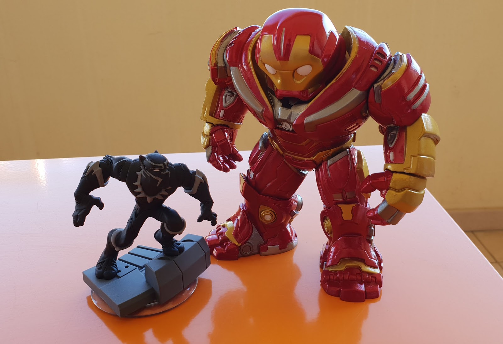 Transformers Dinobot Snarl Power of the Primes e il nuovo Hulkbuster ...