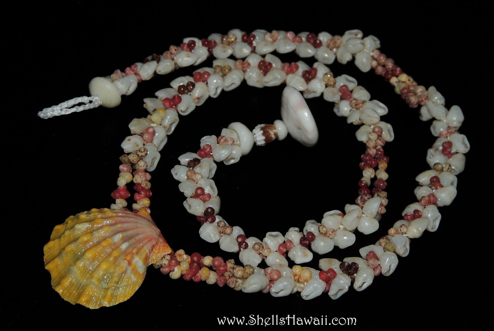 ShellsHawaii ...by Janjira: Niihau Momi & Kahelelani shell lei