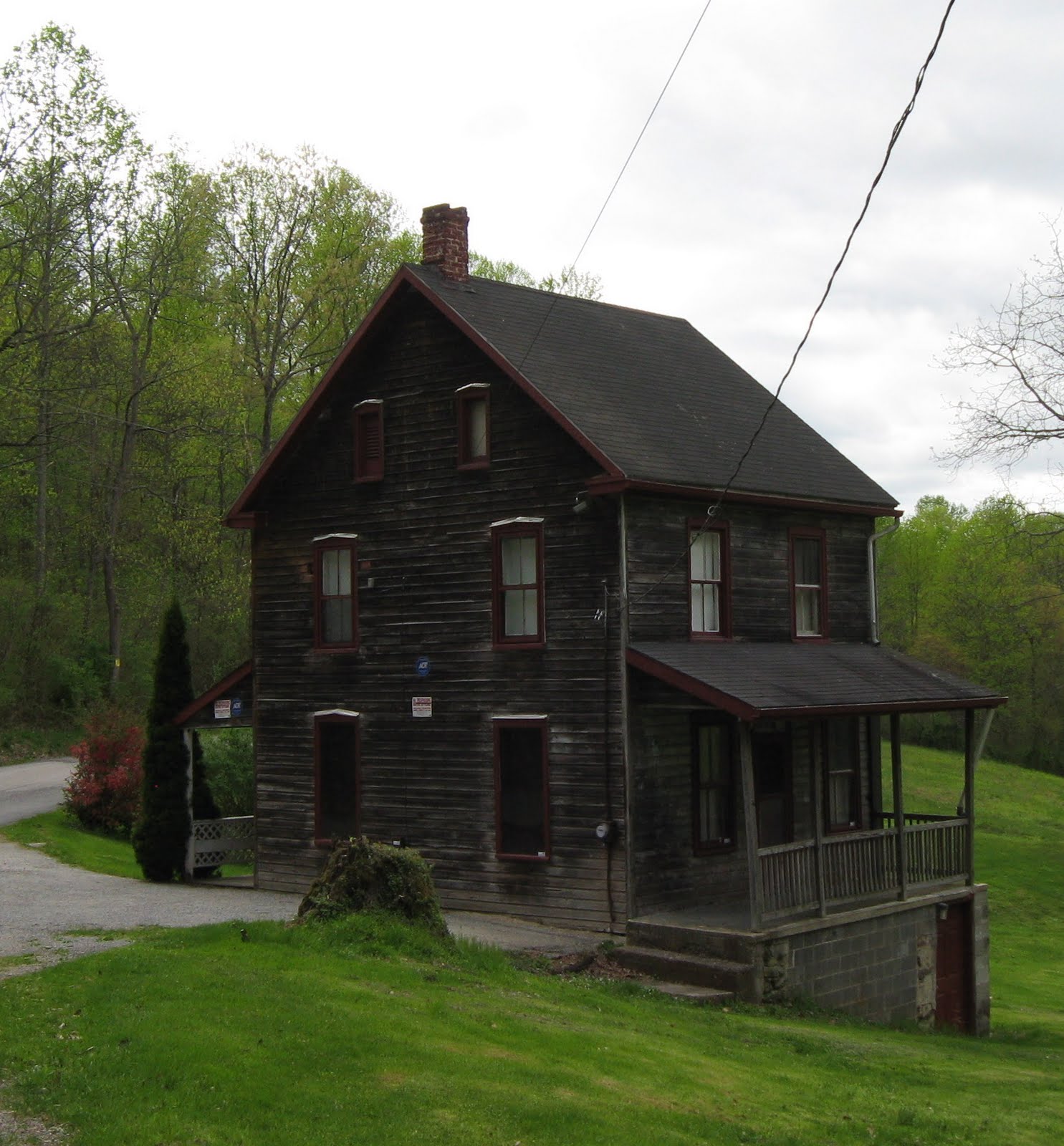 La storia di Nelson Rehmeyer: la casa stregata e maledetta di Hex ...