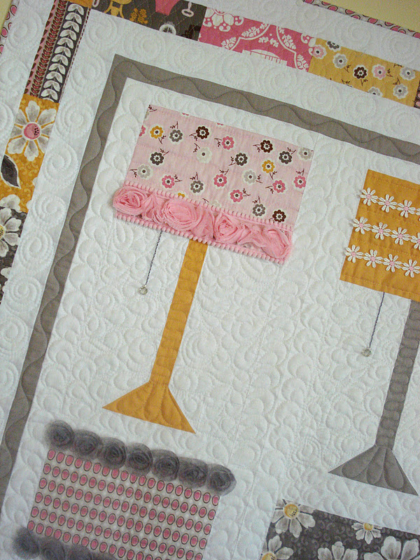 Bee In My Bonnet: Daisy Cottage Peek 2...