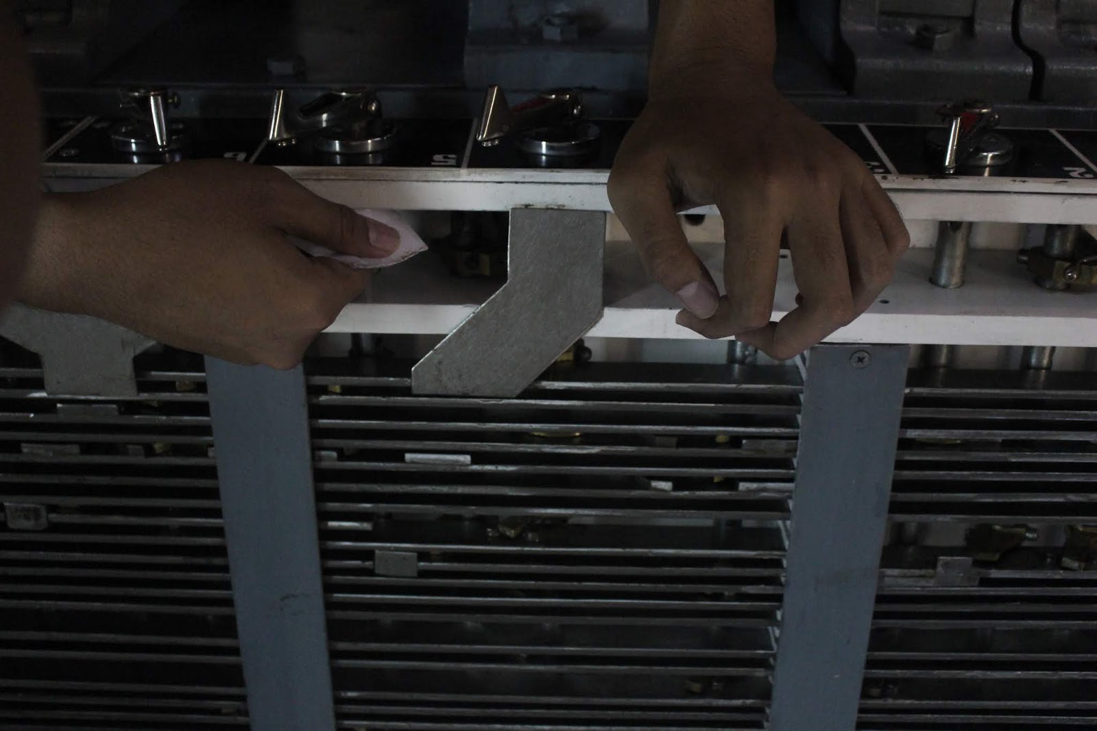 Cara Merawat Sistem Interlocking Sinyal Mekanik Berbasis Relay pada ...