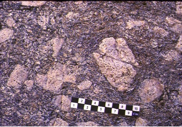 Quebra Pedras: FALHAS E ROCHAS DE FALHA