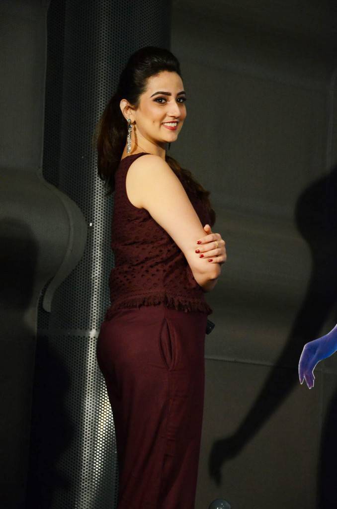 Anchor Manjusha Latest Hot Cleveage Spicy Pink Dress PhotoShoot Images ...