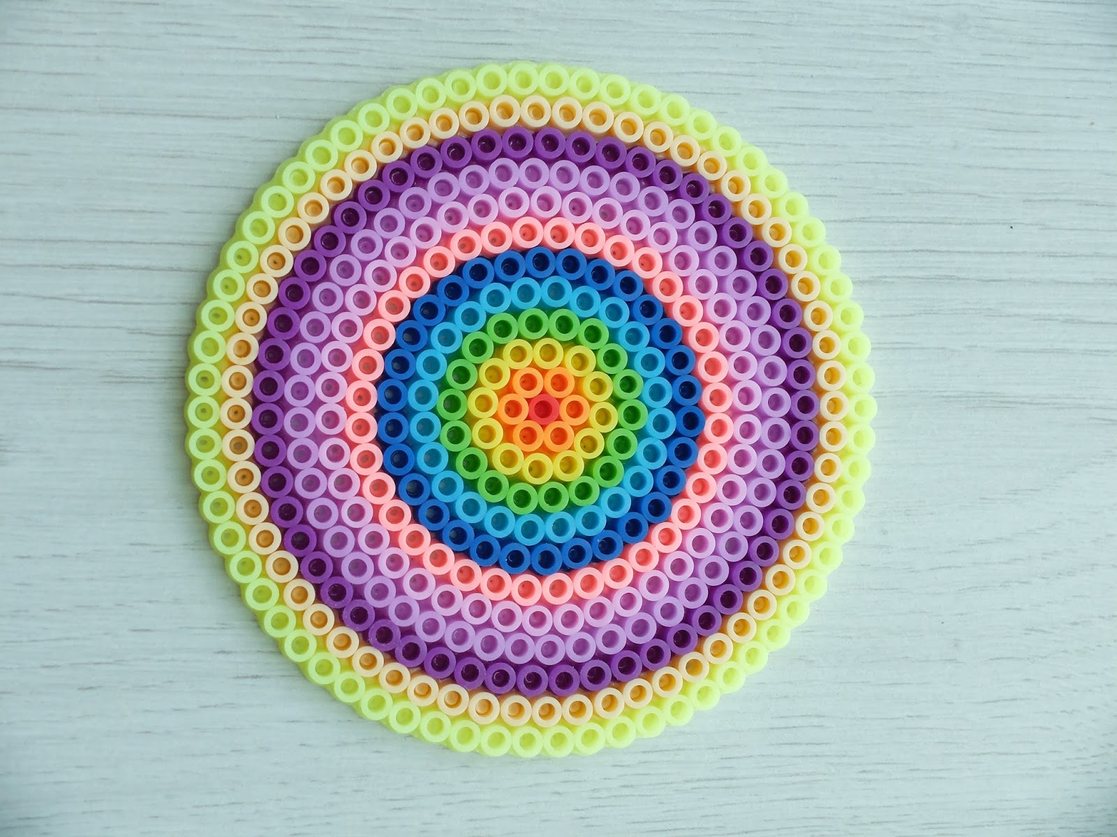 Pyssla Ideas: Rainbow Disc