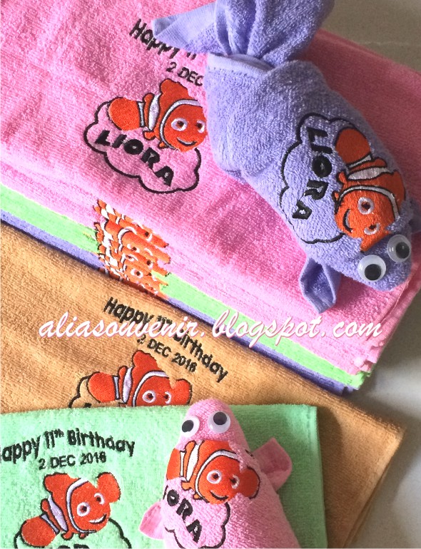 Souvenir Handuk Bentuk Ikan dgn Bordir Cantik Sesuai Tema Acara