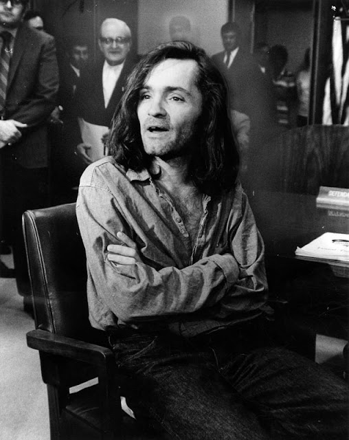 Murder Trial Photos of Charles Manson and the Manson Family From 1969 ...