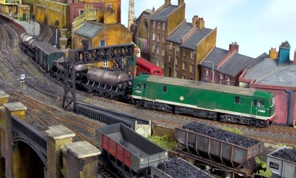 Hornby Railways | Collectibles Coach