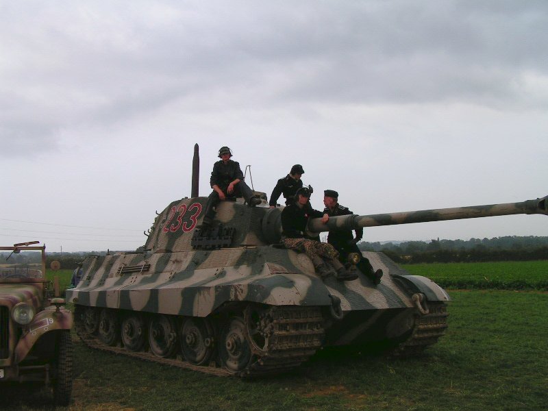 SOUVENEZ-VOUS 44: TIGRE II DU MUSEE DE SAUMUR EN 2004 A EMIEVILLE CAGNY