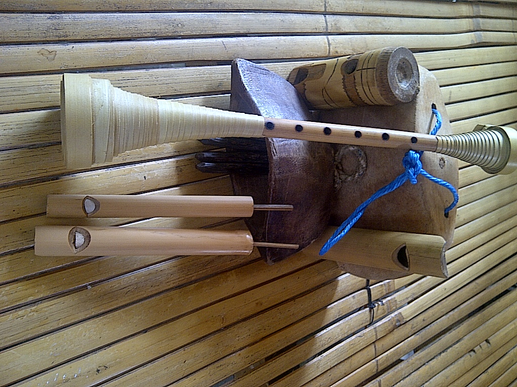 KiaK g Art : MUSIK SUMBAWA Oleh : Iqbal Sanggo