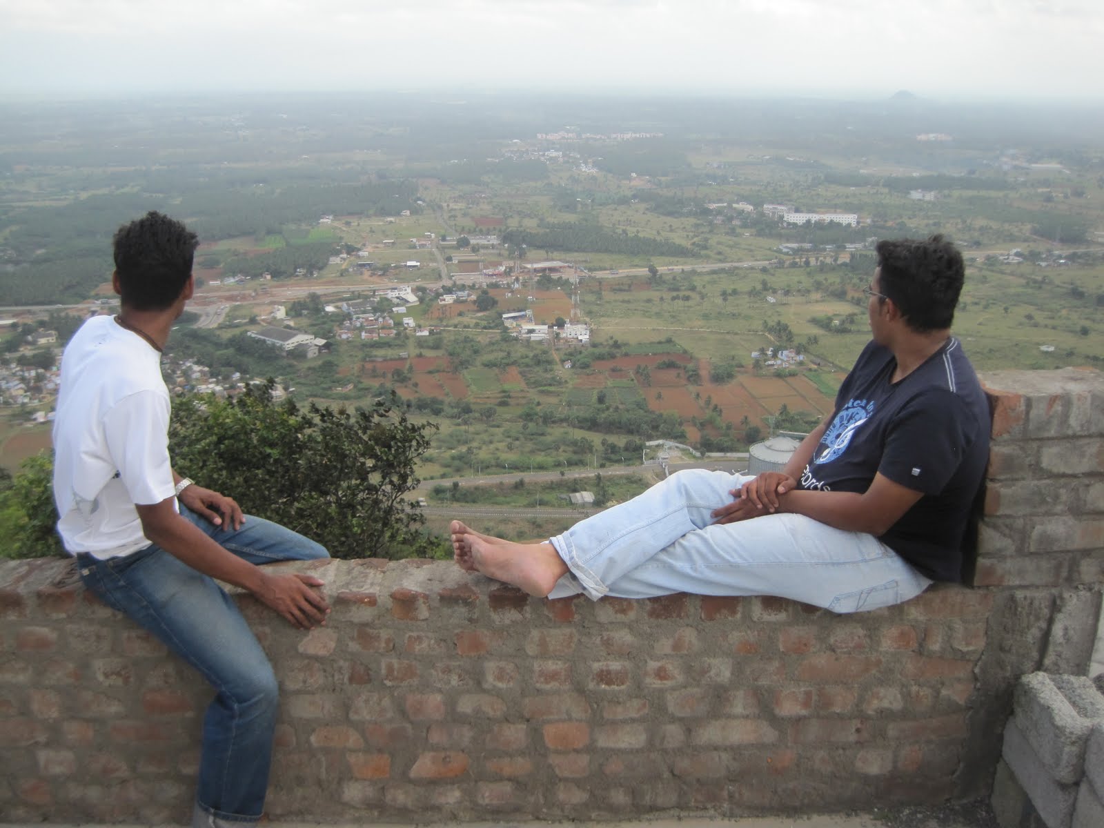 Greg's Indian Adventure: The Dharmalingeshwarar Mountaintop Temple ...