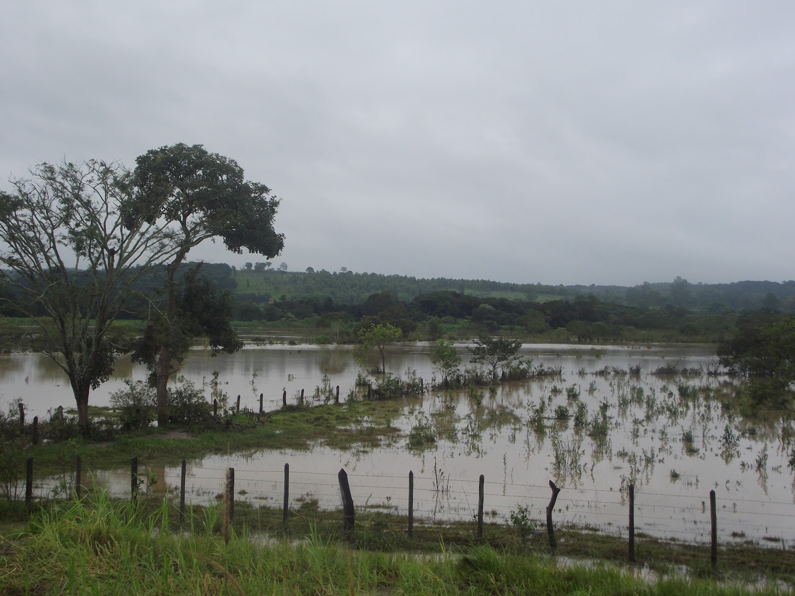 OS MELHORES LUGARES PARA AS GRANDES AVENTURAS : LAGOA EM DIVINÓPOLIS/MG