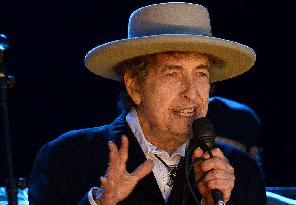Un Indien Au Phare Ouest: Bob Dylan en concert au beau milieu de la Seine