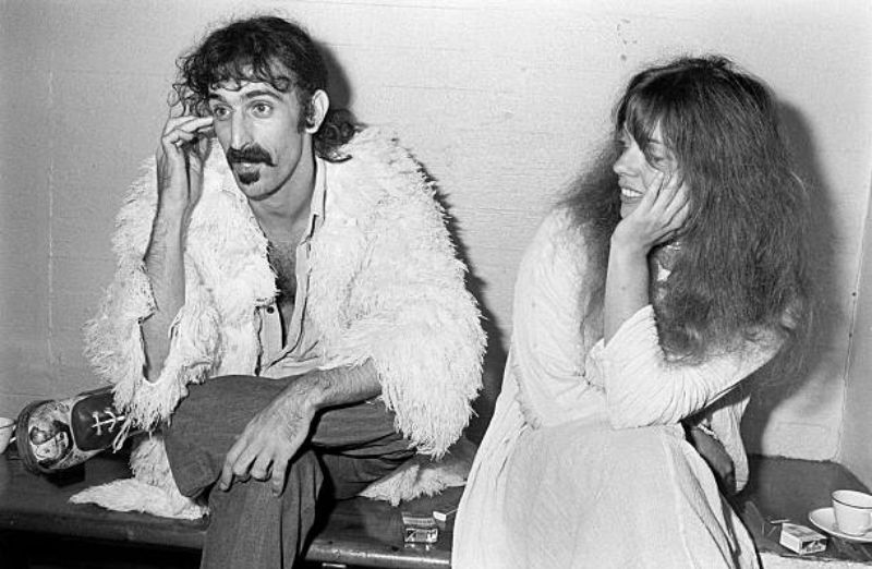 Frank And Gail Zappa 20 Romantic Photos Of Frank Zappa And His Second Wife From Between The Mid