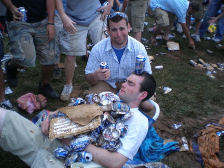Illustrating The Drunken Mess That Is The Preakness Infield | Photo ...