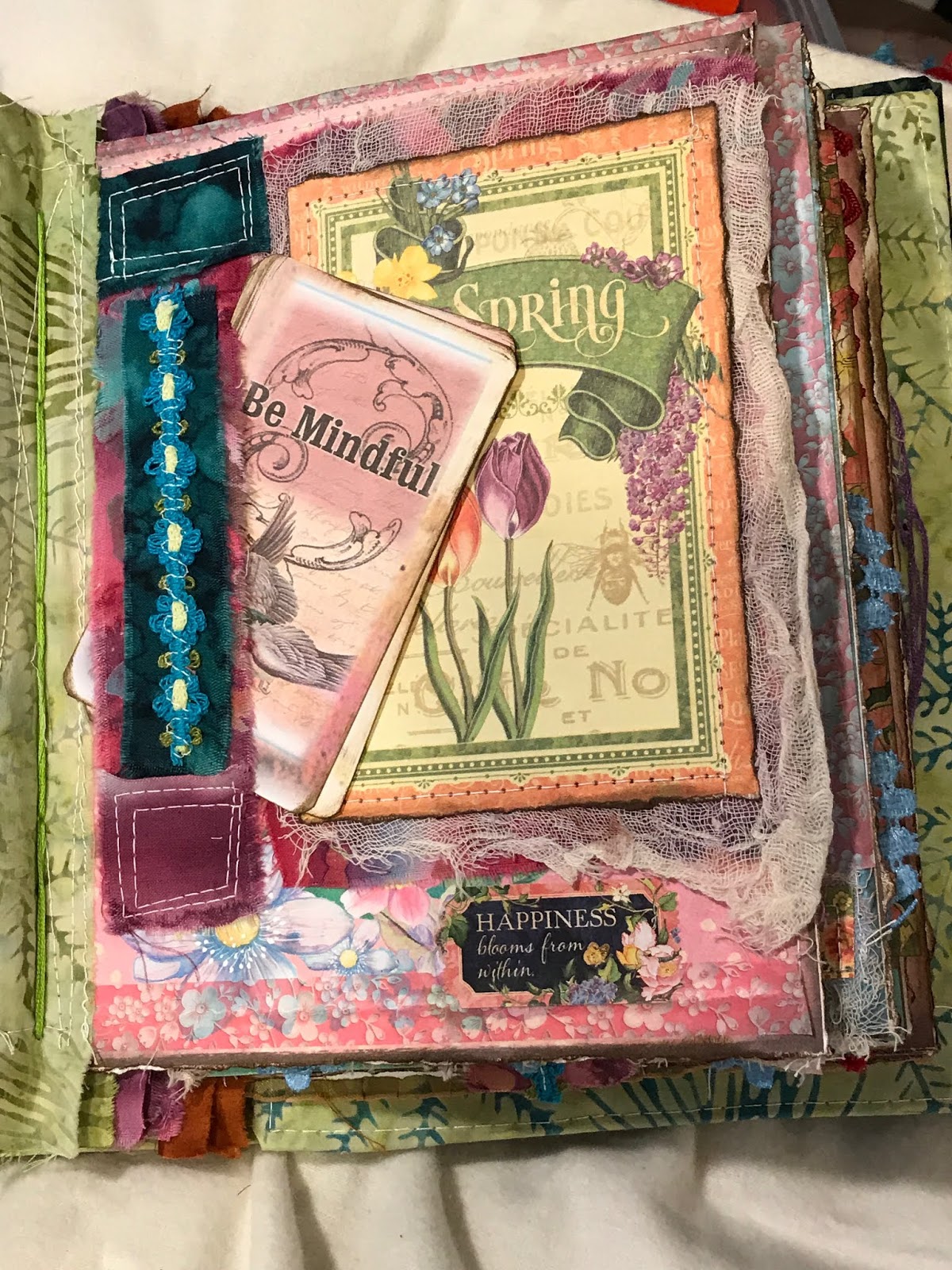 Grandmas laces: 2020 Seasons of Gratitude Year Long Journal