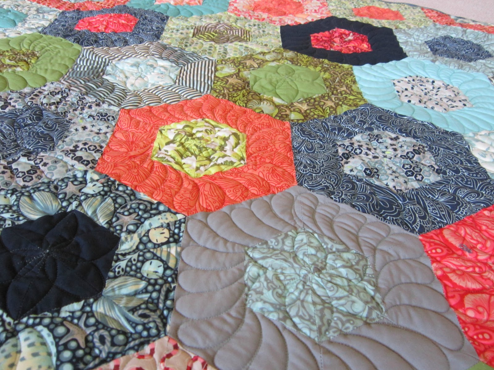 Quilting Is My Bliss: Hexagon Quilt