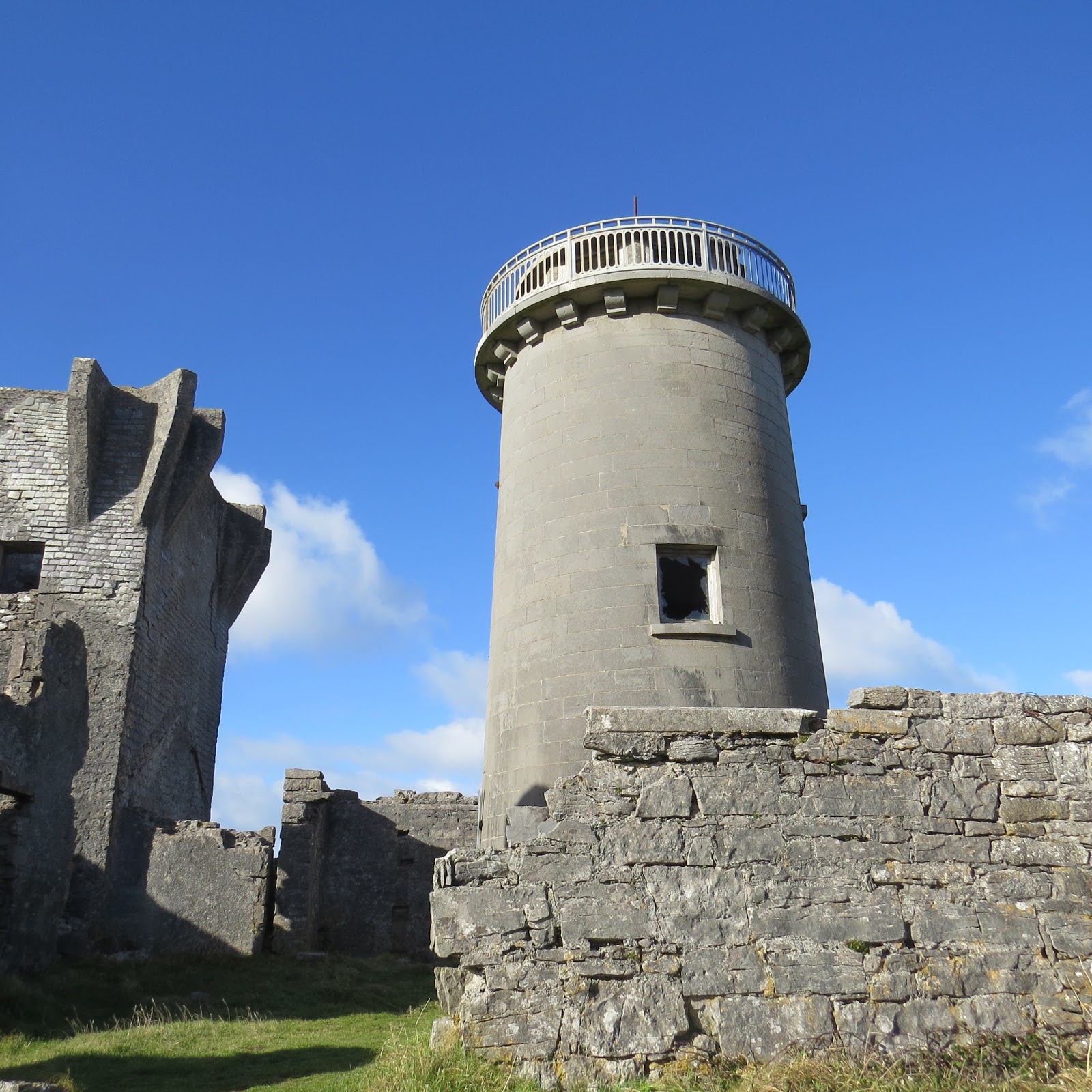 Pete's Irish Lighthouses: Inis Mor (Dun Oghil) Light