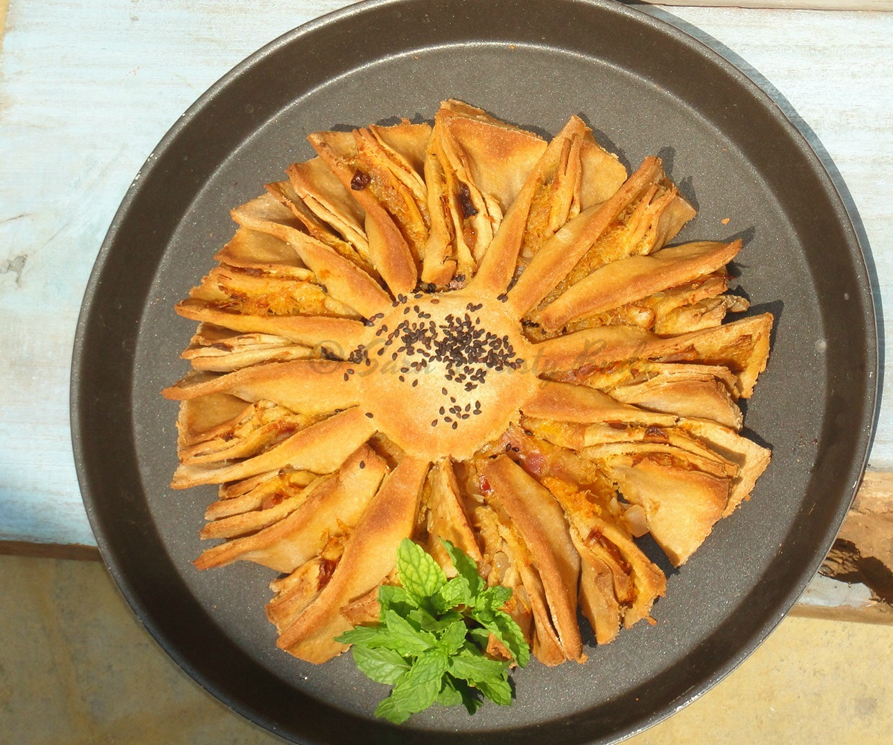 SARA'S TASTY BUDS: Flower Bread with Spicy Onion Filing #BreadBakers