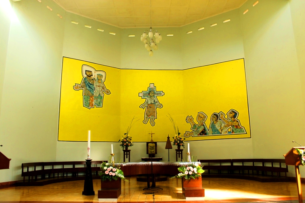 Fotografi Gereja Katolik di Indonesia: Gereja Katolik Keluarga Kudus ...