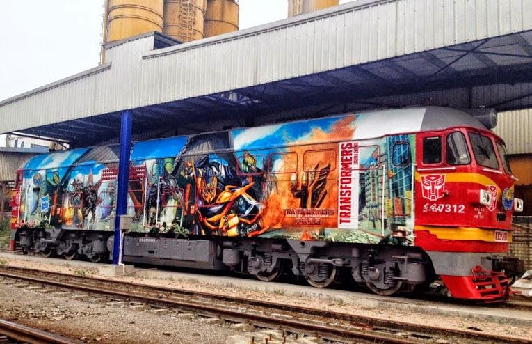 Transformers Live Action Movie Blog (TFLAMB): Train Painted in ...