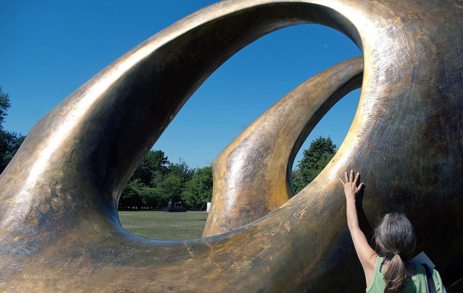 Essays and Diversions: Feeling Henry Moore-ish