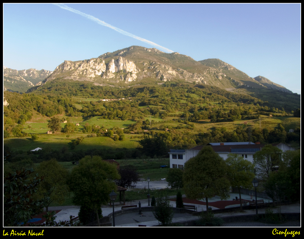 Caleyando con Cienfuegos: La Airúa Naval desde Tene