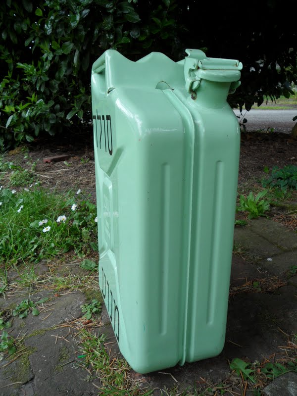 Four Bees: Israeli Defense Force (IDF) 20 liter Fuel Can, Sandrik 20 l ...