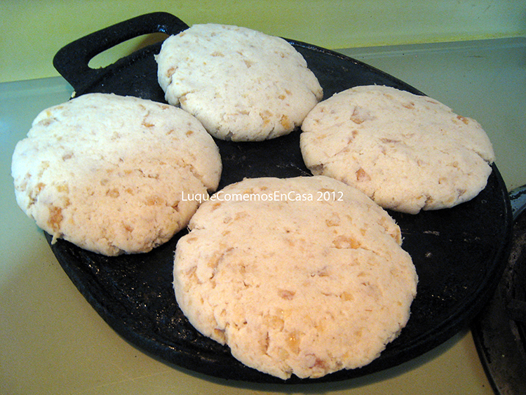 LuqueComemosEnCasa: Arepas de chicharrón