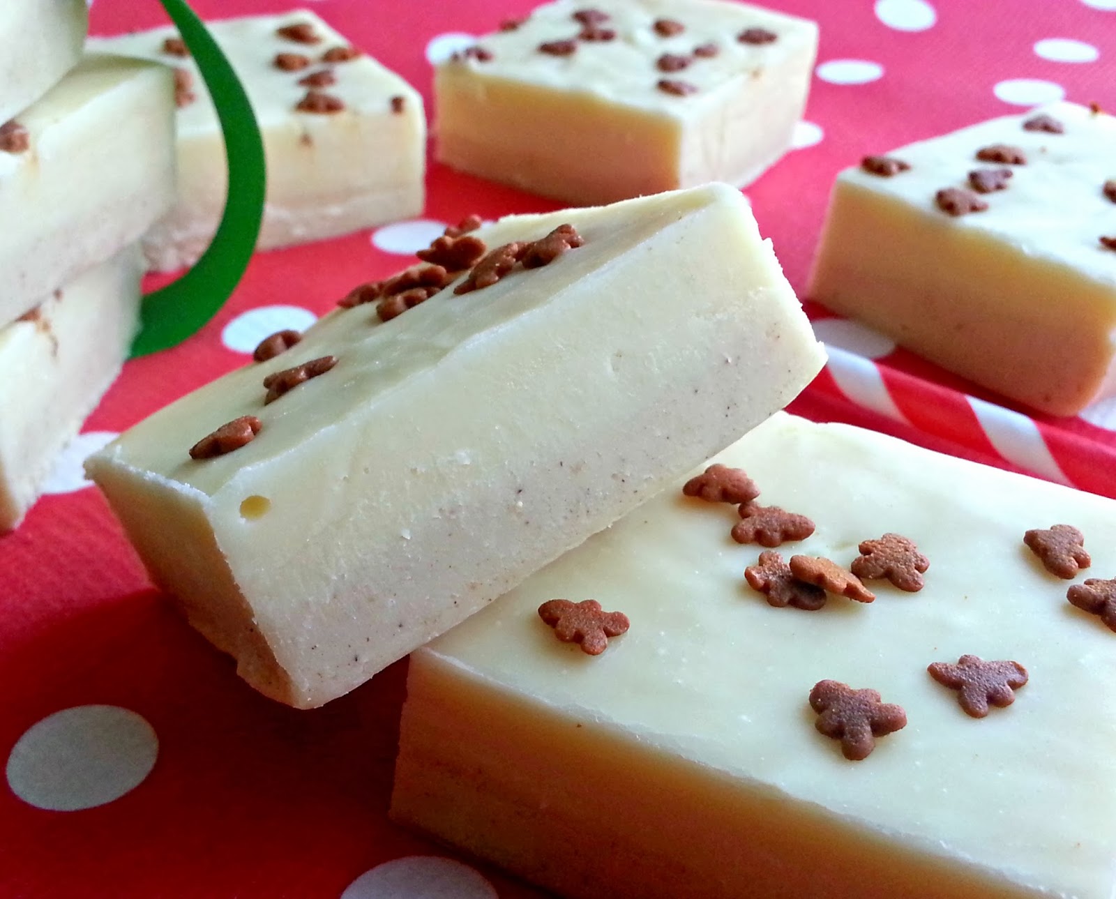 My sugar coated life...: White chocolate and gingerbread fudge pops