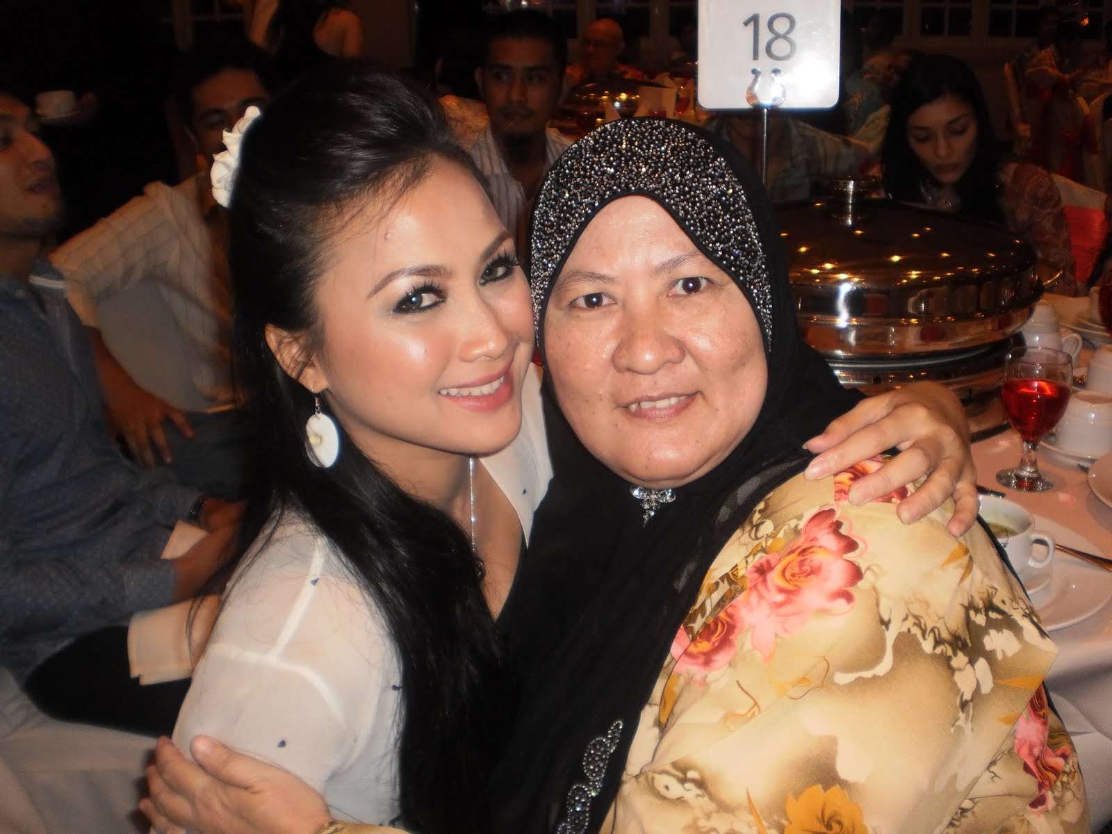 Tertunailah Hasrat Di Hati: Jumpa artis/pelakun Jue Aziz di majlis ...