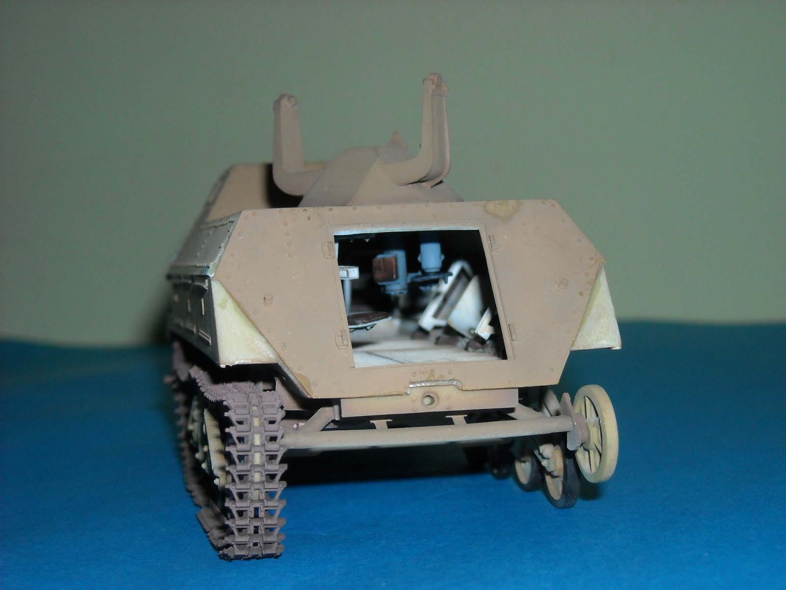 Katzen & Falken: Sd.Kfz.4/1 Opel Maultier Panzerwerfer 42. Avances.