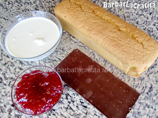 Prăjitură-Chec cu cremă de ciocolată şi gem | Rețete BărbatLaCratiță