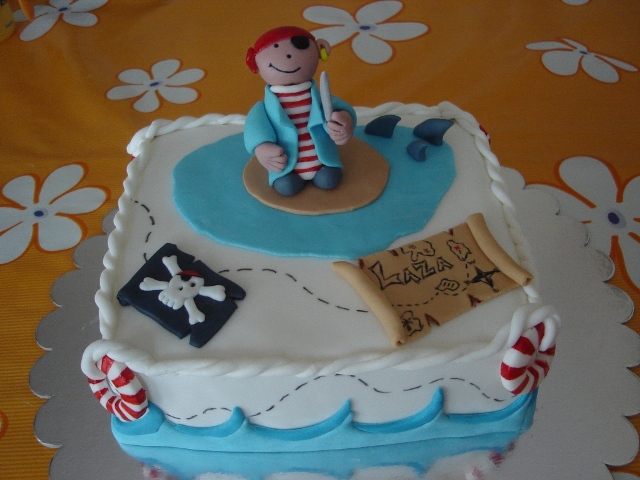 Fondan figurice (Fondant cake toppers): Mali gusar - Torta