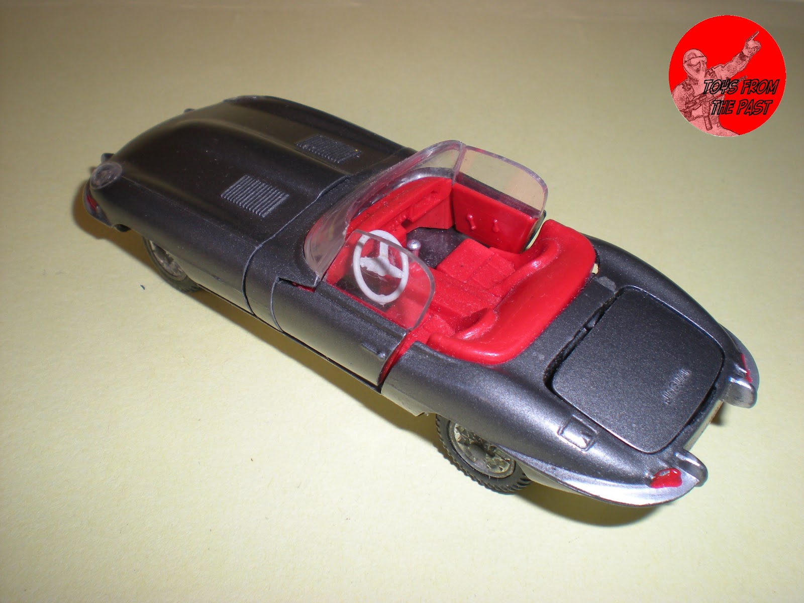 Toys from the Past: #157 TEKNO – JAGUAR „E“ TYPE (Ref. 926) (1961)