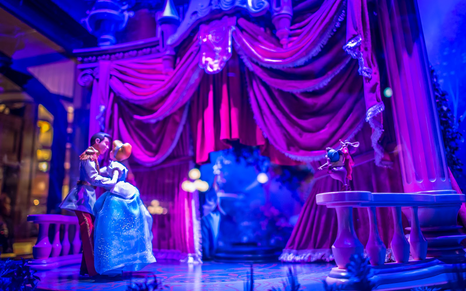 Main Street Windows: Cinderella