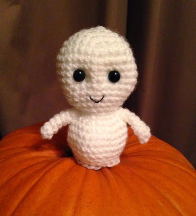 Bugsy's Burrow: Whisp, the Friendly Ghost - Free Pattern