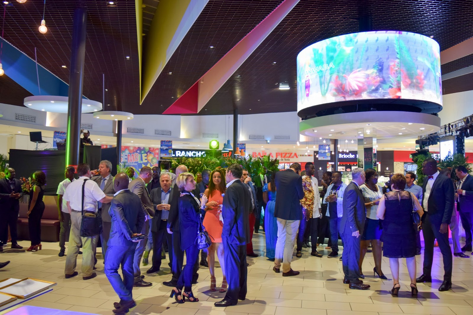 PLAYCE MARCORY A 1 AN ! - coulisses d'une vie abidjanaise