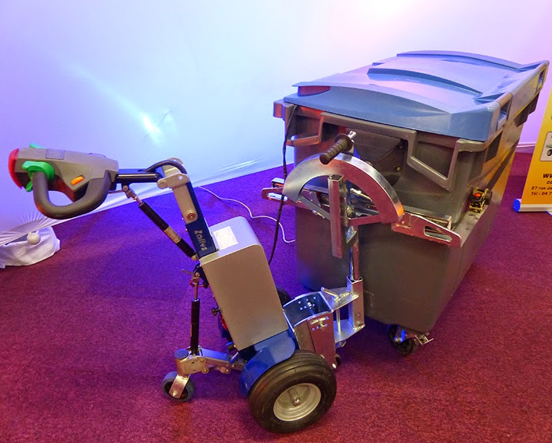 Hospital logistic equipment Made in Italy: electric towing unit Zallys M12