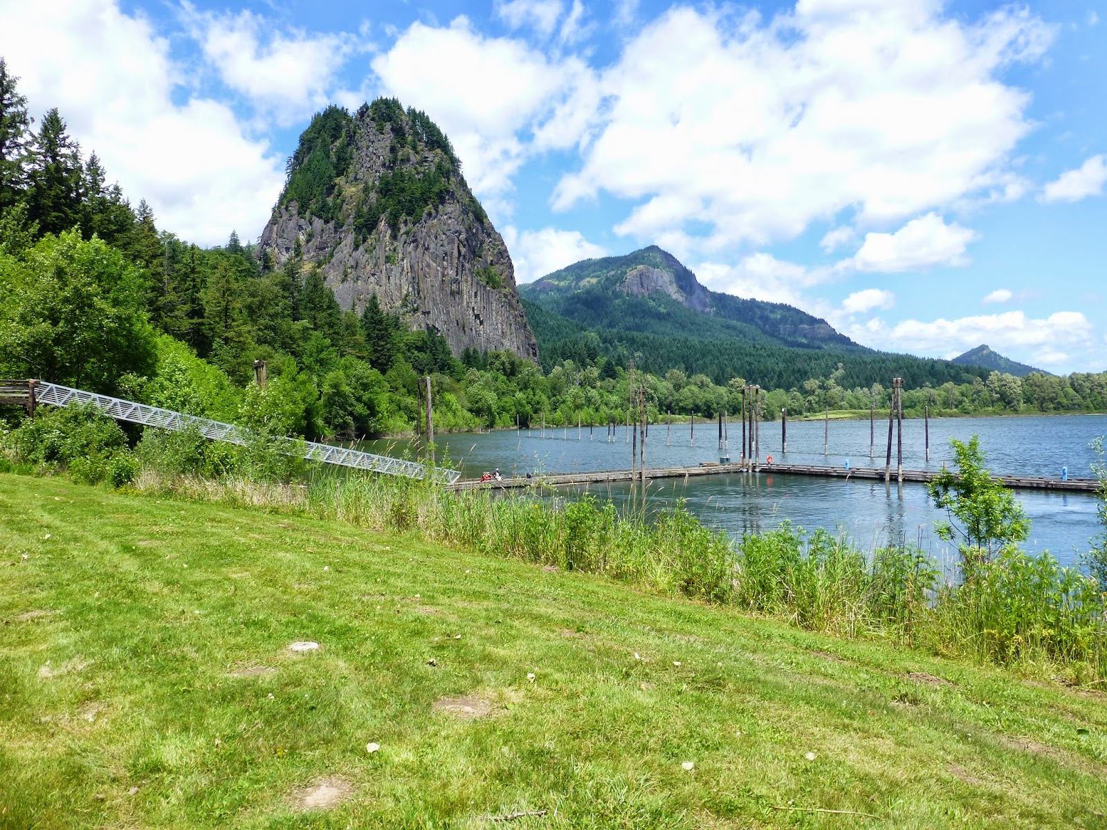 Dirty Walking: Beacon Rock State Park