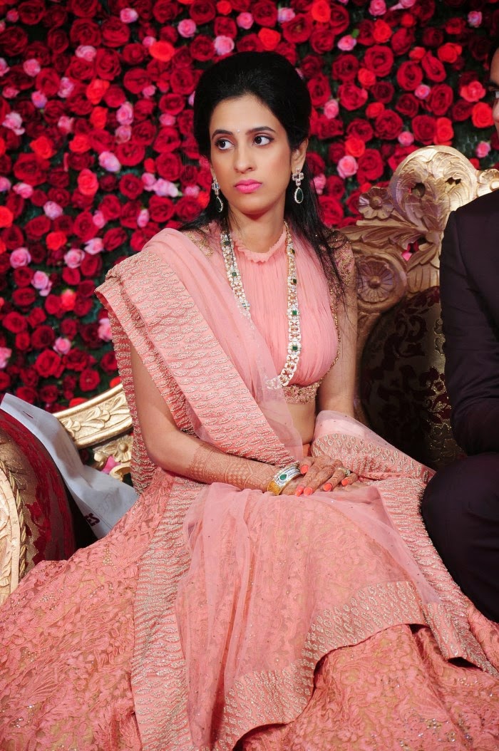 Bollywood Actress Saree Collections: Kavya Gorgeous In Peach Color ...