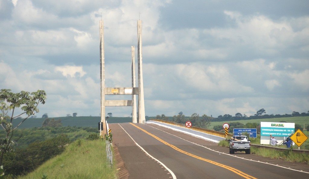 Bastidores da Notícia Dracena: VEJA IMAGENS DA PONTE SOBRE O RIO PARANÁ