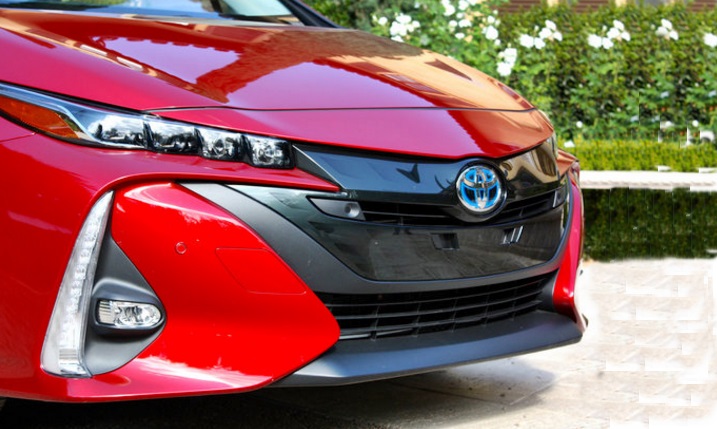 2017 Toyota Prius Prime Redesign