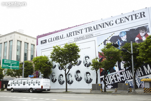 A Closer Look At SM Entertainment - ME IN SEOUL